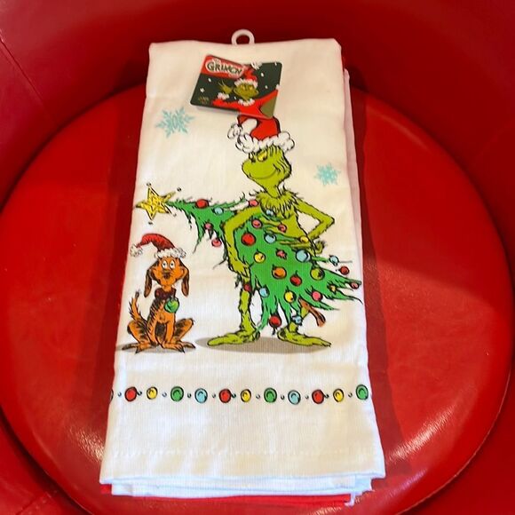 Dr. Seuss | Kitchen | Nwt The Grinch Kitchen Towels | Poshmark